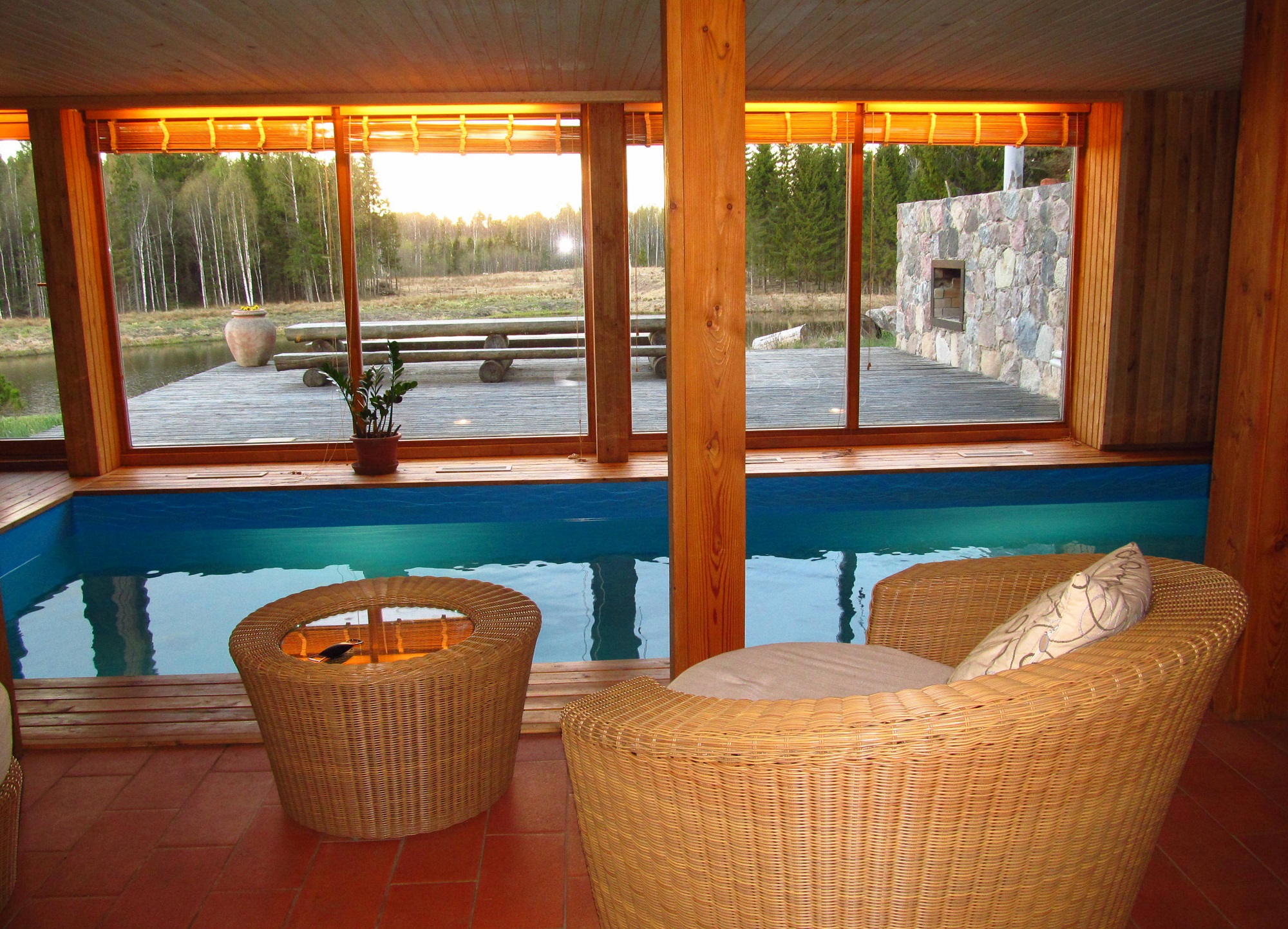 Sauna- ja basseinimaja — Kivitalu